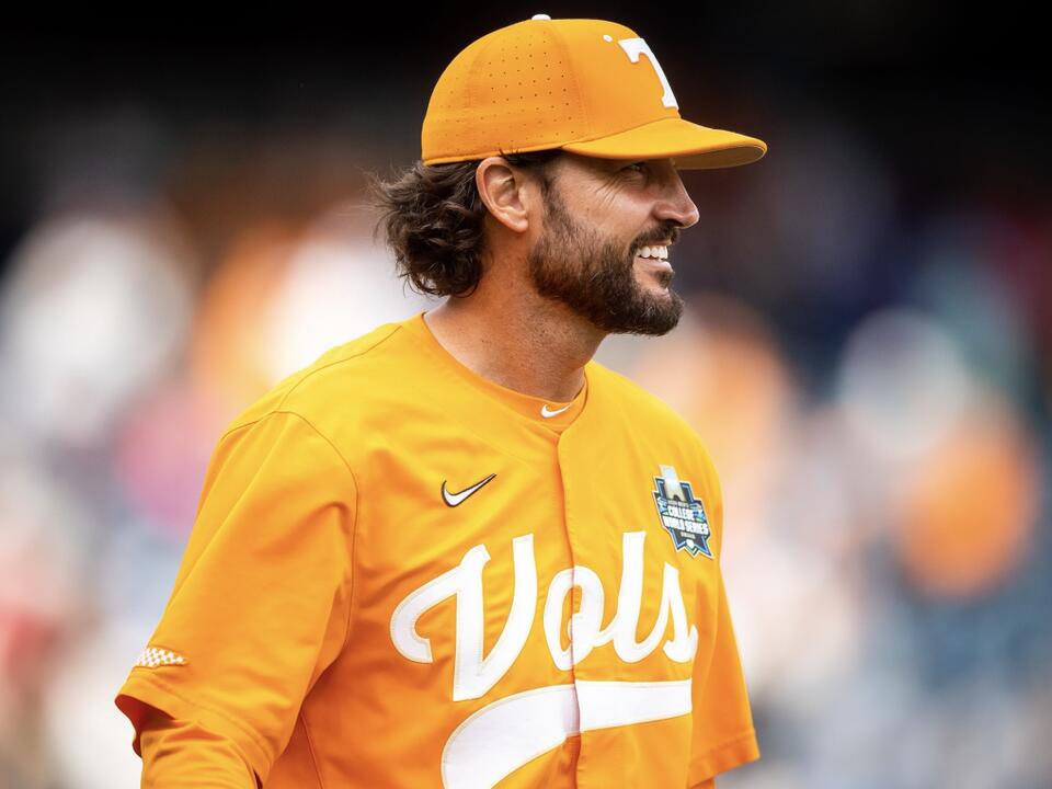Tony Vitello pays tribute to Tennessee legend Pat Summitt in unique way ...