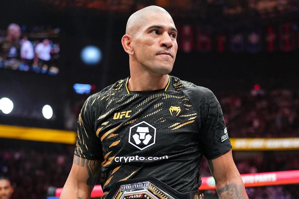 Alex Pereira confirms broken foot, will not return to action in 2025 ...