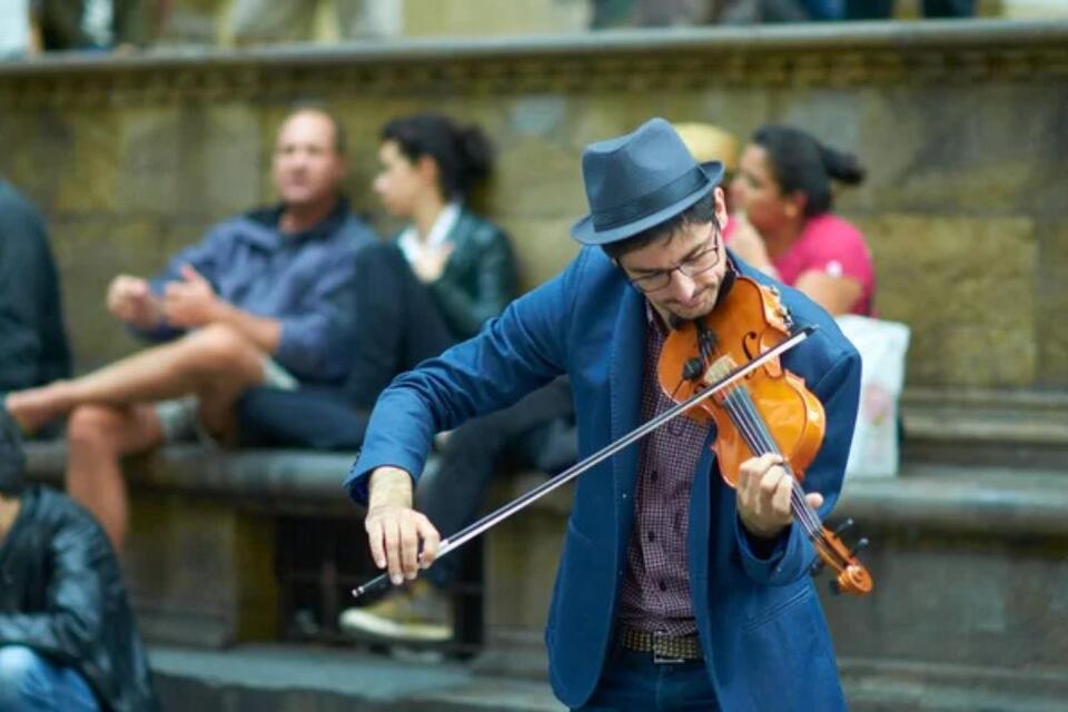 20 Best U.S. Cities for Street Performers (From New York to LA) - NewsBreak