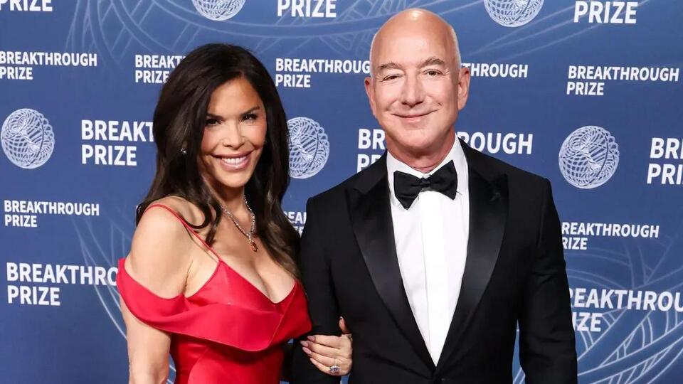 Met Gala Chaos Erupts as '300 Bottles of Fake Jeff Bezos Urine ...