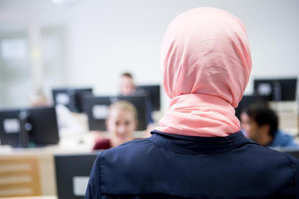 NYC agrees to $17.5M payout for women forced by NYPD to remove hijabs ...
