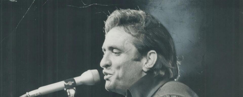 On the Charts 56 Years Ago, Johnny Cash Was at No. 1 With an Album That ...