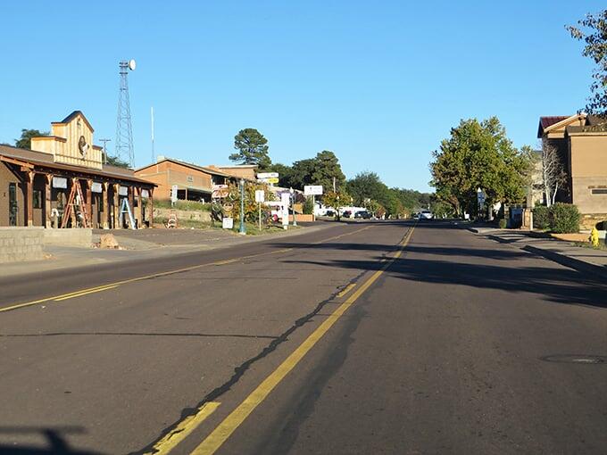 People Are Moving To This Quaint Town In Arizona Where You Can Live On ...