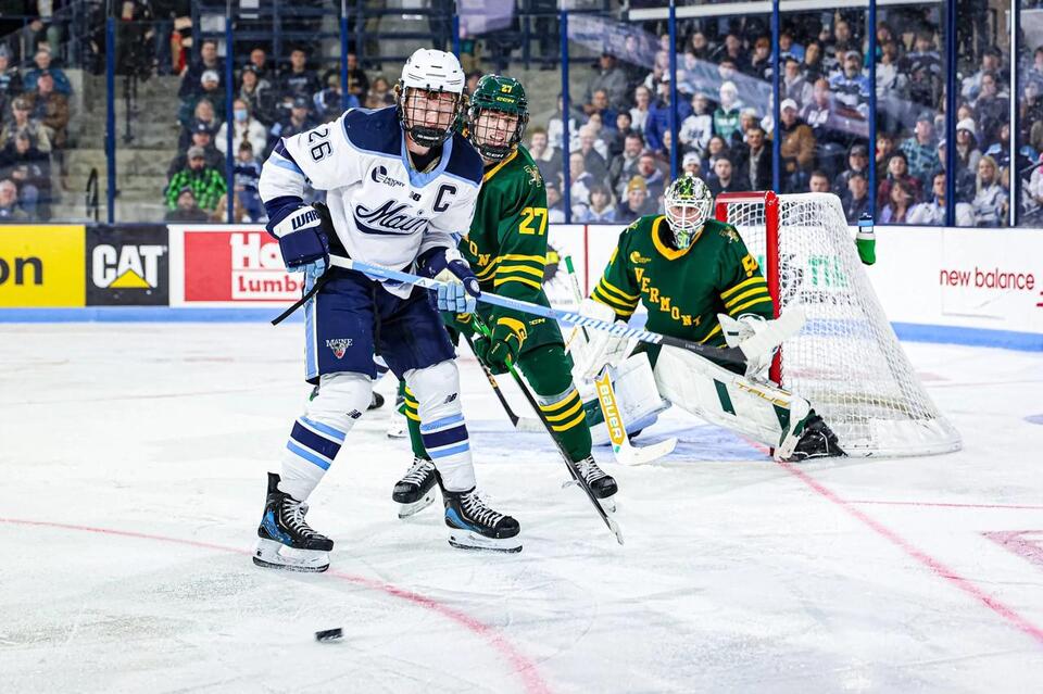 Vermont beats UMaine hockey 2-1 to deny Black Bears sweep - NewsBreak