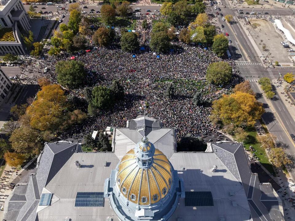12 arrested during Denver’s ‘No Kings’ protests, police say - NewsBreak