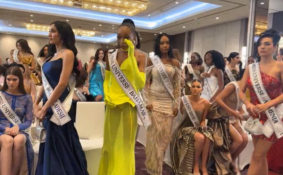 Miss Universe Contestants Stage Mass Walkout After Beauty Queen ...