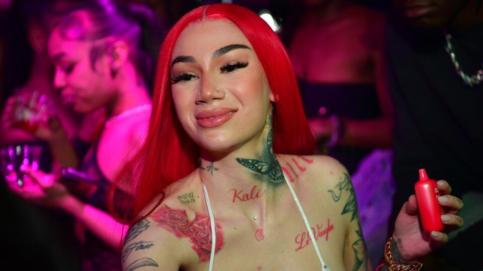 Video: Bhad Bhabie on Top of Moving Car Goes Viral Amid Le Vaughn Drama ...