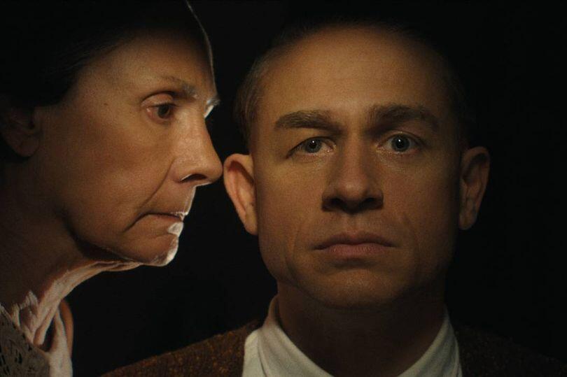 Charlie Hunnam's dramatic transformation into serial killer Ed Gein for Netflix's 'Monster ...