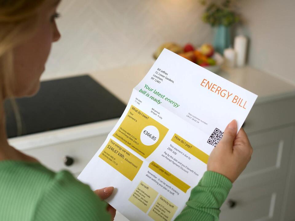 California regulators approve power billing change