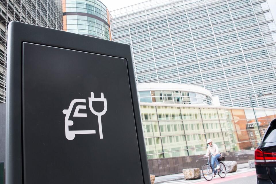 Study: 10 years after VW scandal, Europe's electric mobility on track ...