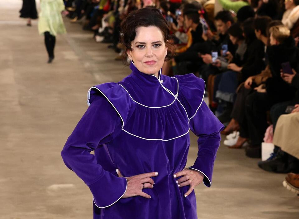 Actress Ione Skye claims Red Hot Chili Peppers frontman Anthony Kiedis got her pregnant at 17 ...