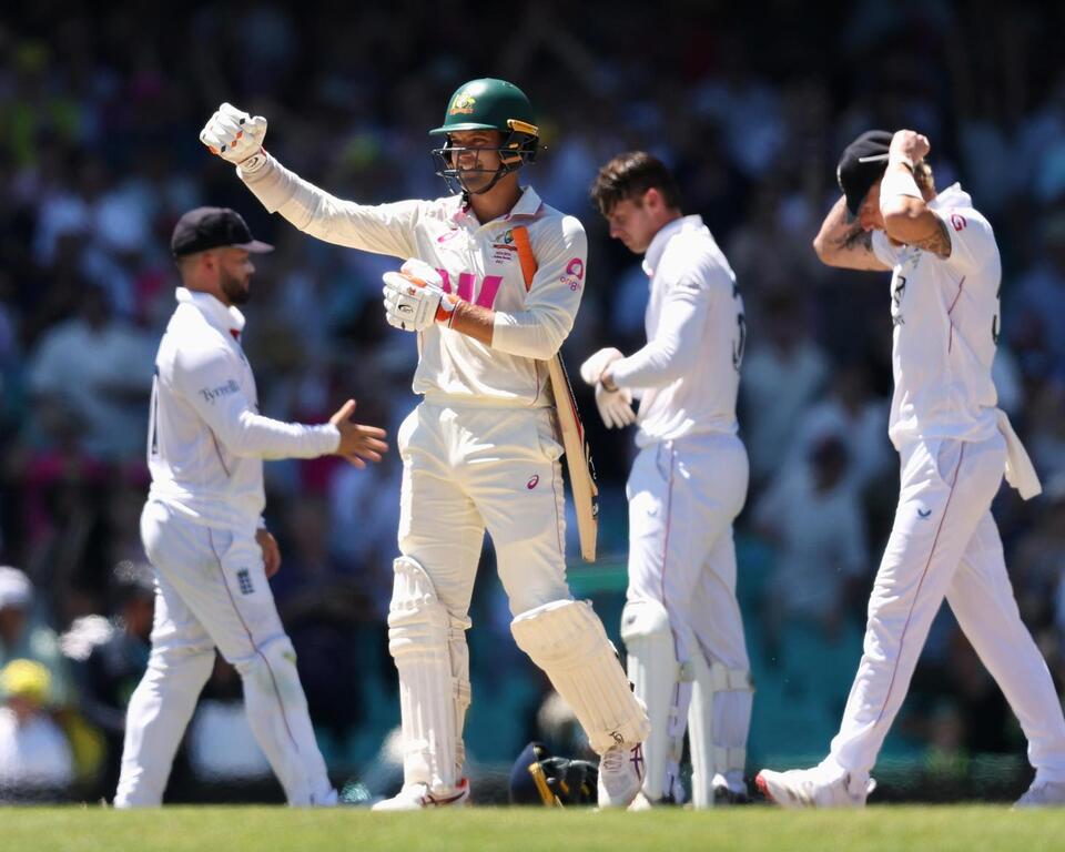 Australia beat England by five wickets on day five of the fifth Ashes ...