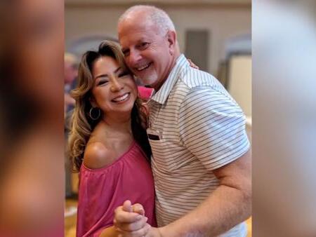 Man killed by lightning strike on beach while warning others of ...