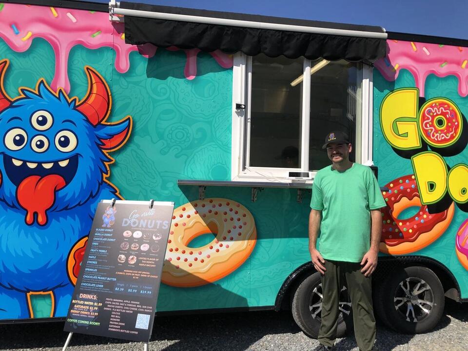 Donuts on wheels: New food truck pops-up with a grand opening at ...