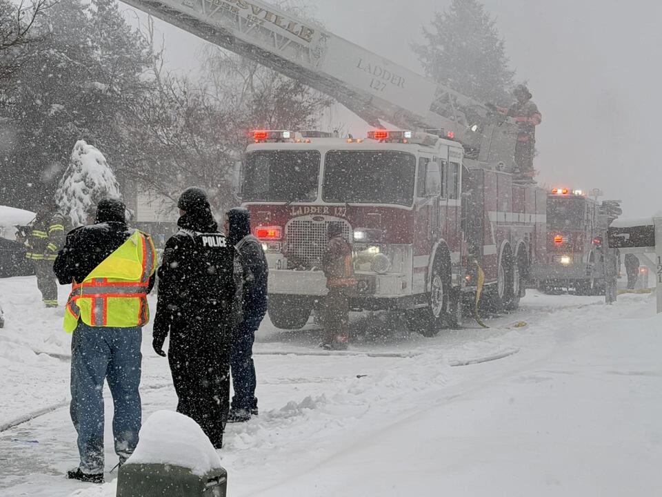 Smoke mix with snow fills the skies during house fire - NewsBreak