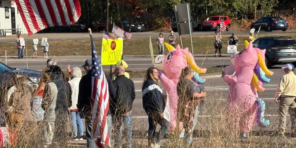‘No Kings’ protest in Marquette - NewsBreak