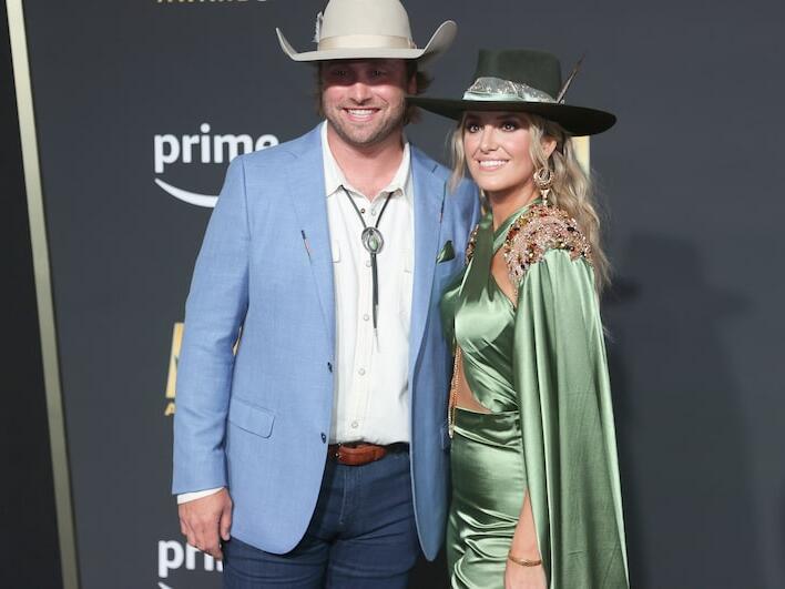 Lainey Wilson & Devlin ‘Duck’ Hodges’ Romance Started More Than 2 Years ...