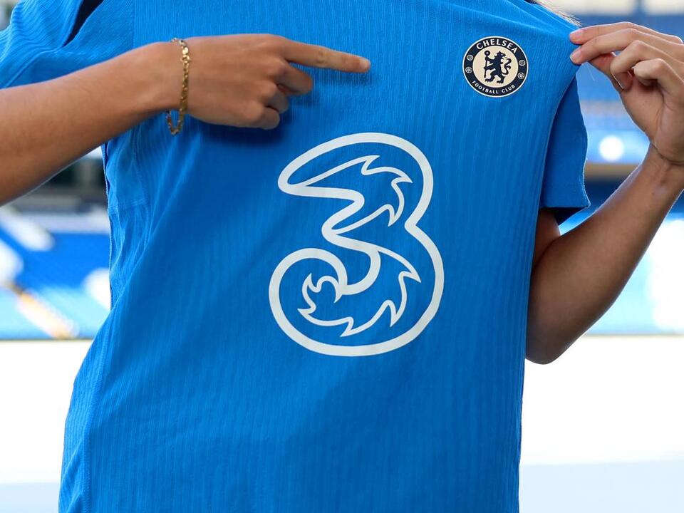 Official: Chelsea FCW announce Three UK as training kit sponsors
