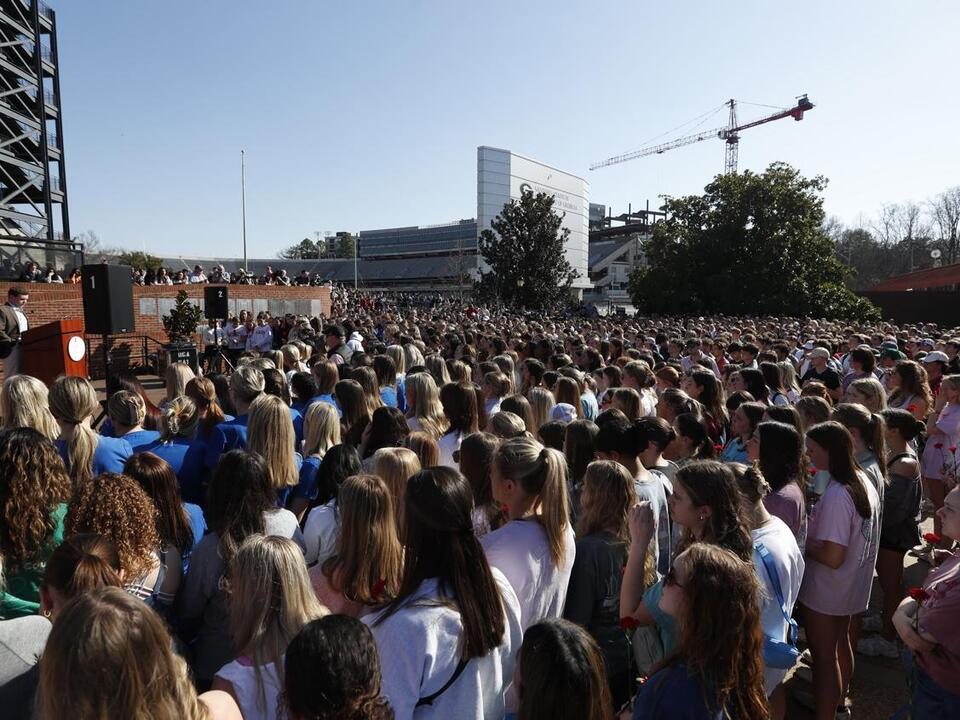 Area politicians call for action at southern border, support passage of ...