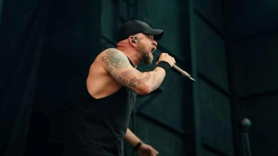 All That Remains Frontman Phil Labonte Sparks Massive Firestorm After ...