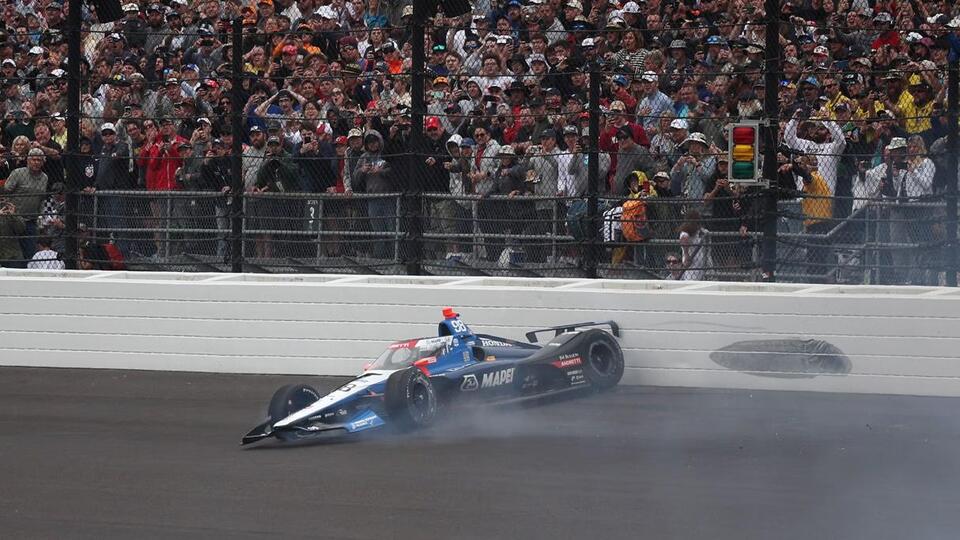 Marco Andretti crashes in Turn 1 in first lap after green flag in Indy ...