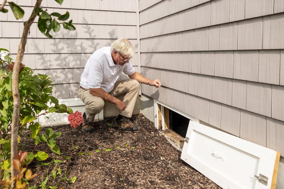 Foundation Cracks: Early Warning Signs of Crawl Space Issues - NewsBreak