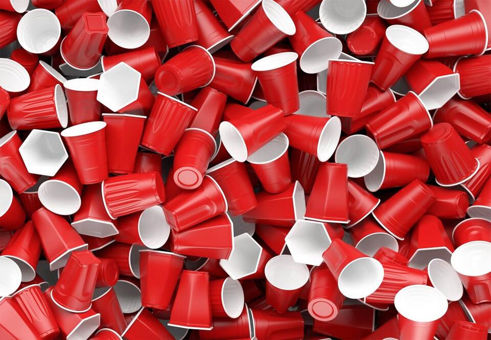 Student turns recycled plastic cups into a type of ‘yarn’ to make ...