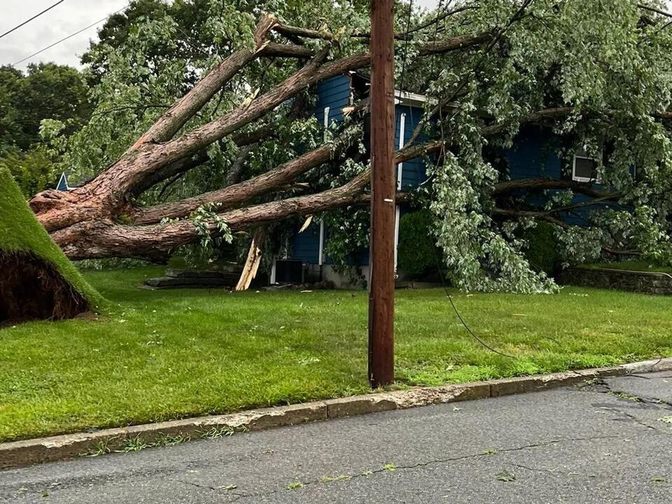 Tornado touches down in Rhode Island and Massachusetts