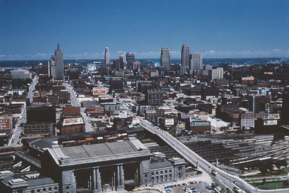 3 Arrested on Gun Charges in Connection With Kansas City Super Bowl ...