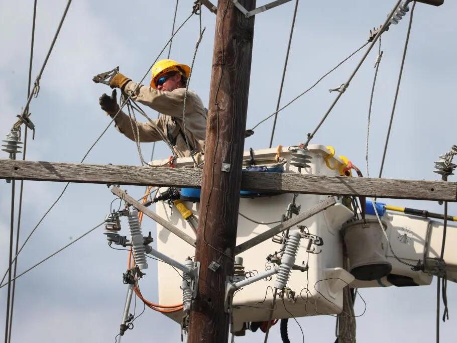 Entergy prepares for Hurricane Francine and potential power outages