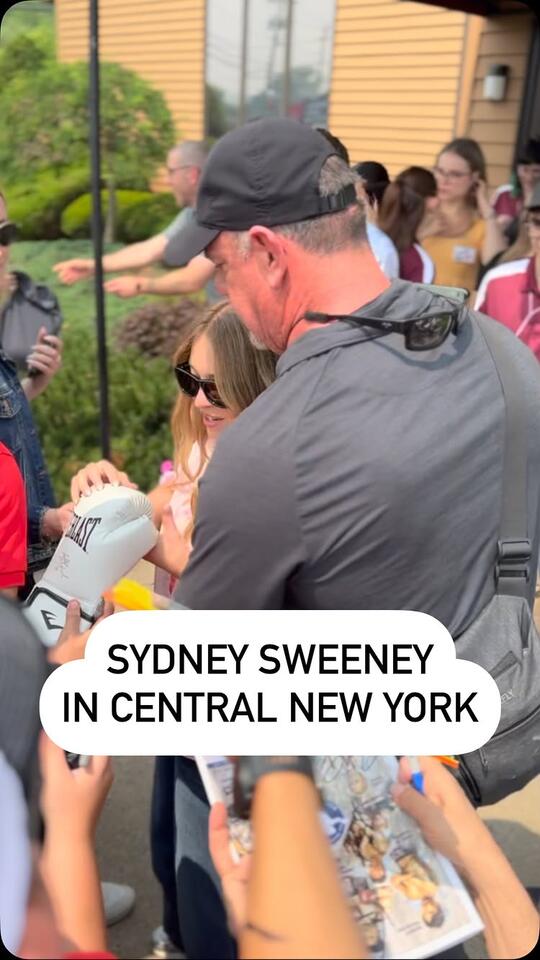 Actress Sydney Sweeney signs autographs for fans at the International ...