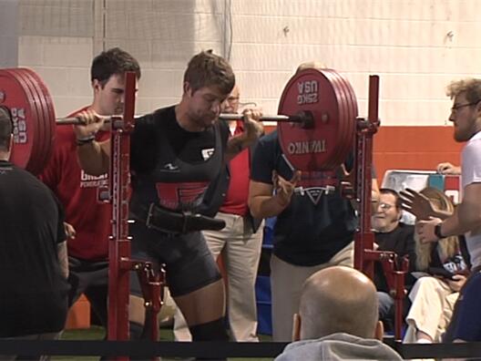 Great Lakes Powerlifting Competition Draws Crowds