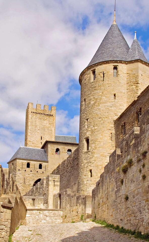 Europe’s Most Impressive Medieval Walled Cities Still Standing Strong ...