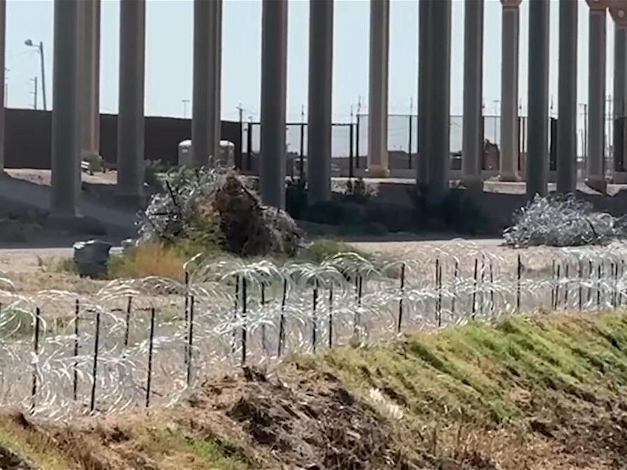 Razor wire re-installed on U.S.-Mexico Border near Chihuahuita