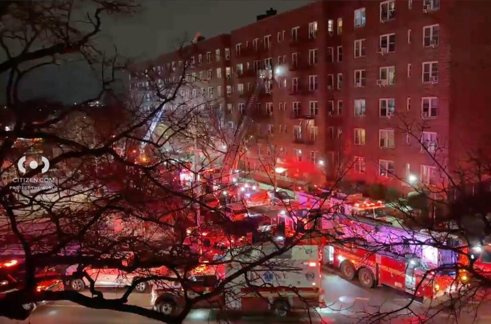 Frozen hydrant and blocked access hamper rescue in fatal Queens fire ...