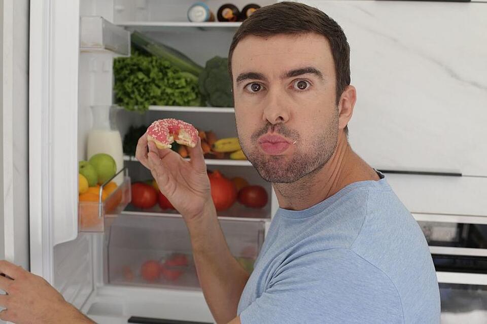 Woman Forced to Hide Junk Food From 44-Year-Old Boyfriend With No ...