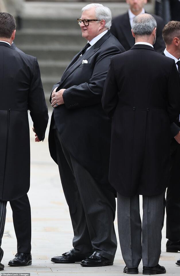 Big Dave's farewell to Her Majesty: Goring Hotel boss David Morgan who ...