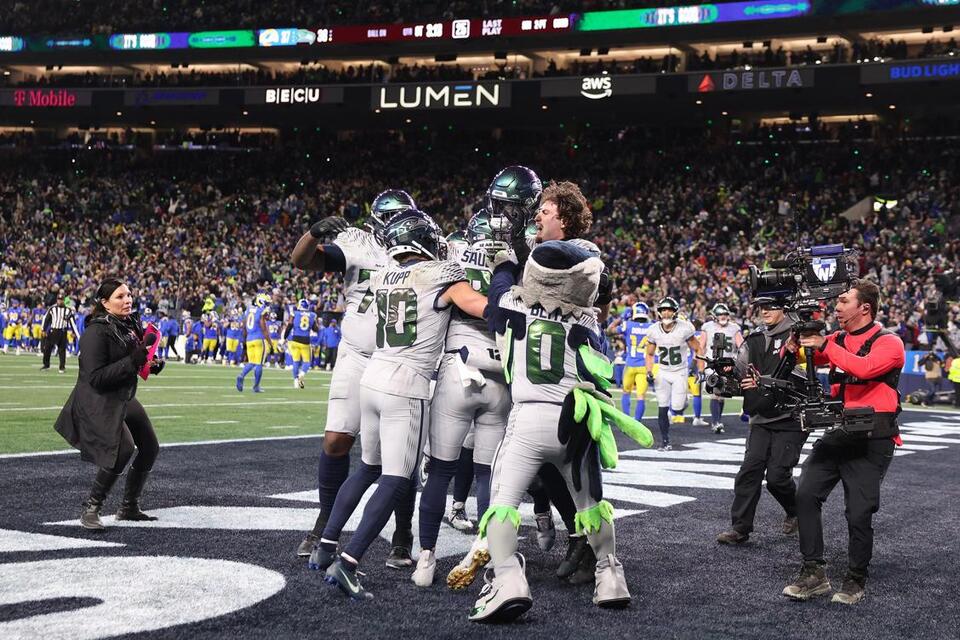 Seahawks rally from 16-point deficit and stun Rams 38-37 in OT to move ...