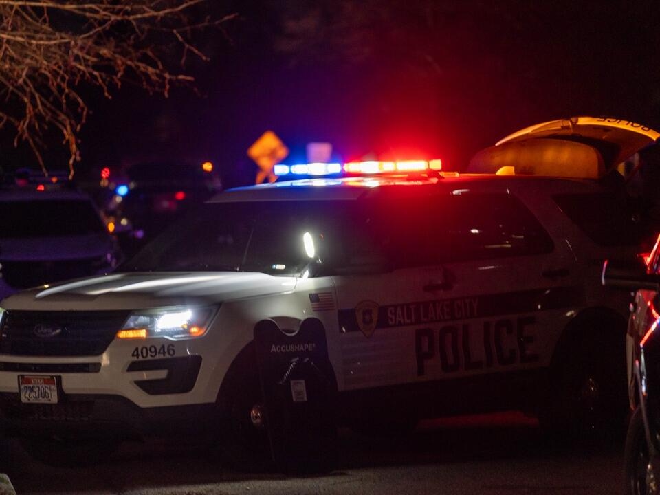 Man arrested after allegedly threatening SLC first responders with gun Man arrested after allegedly threatening SLC first responders with gun