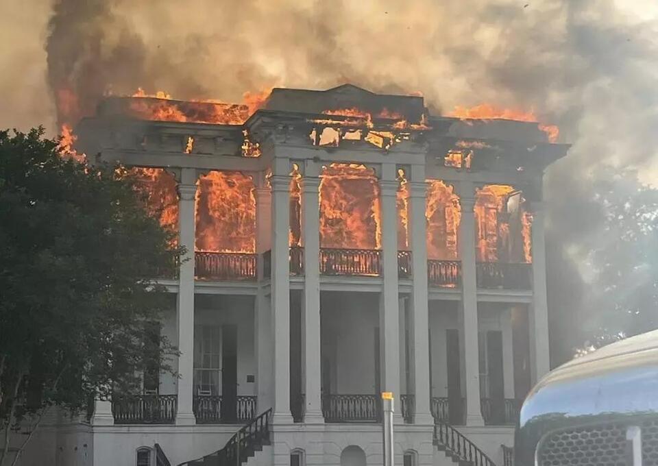 Social Media Users Spot Images in Nottoway Plantation Fire - NewsBreak