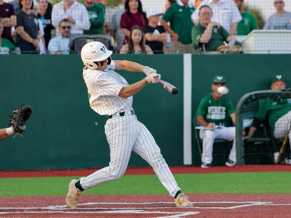 PREP BASEBALL: Venice outlasts Newsome; advances to regional final