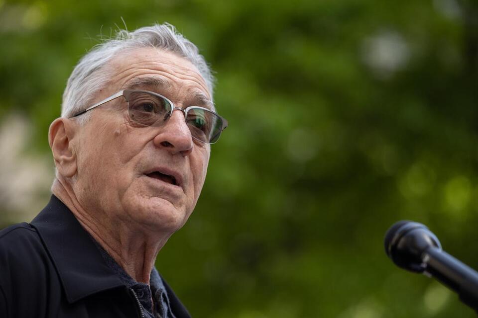 Robert De Niro Absolutely Skewers Trump Outside Hush-Money Trial ...