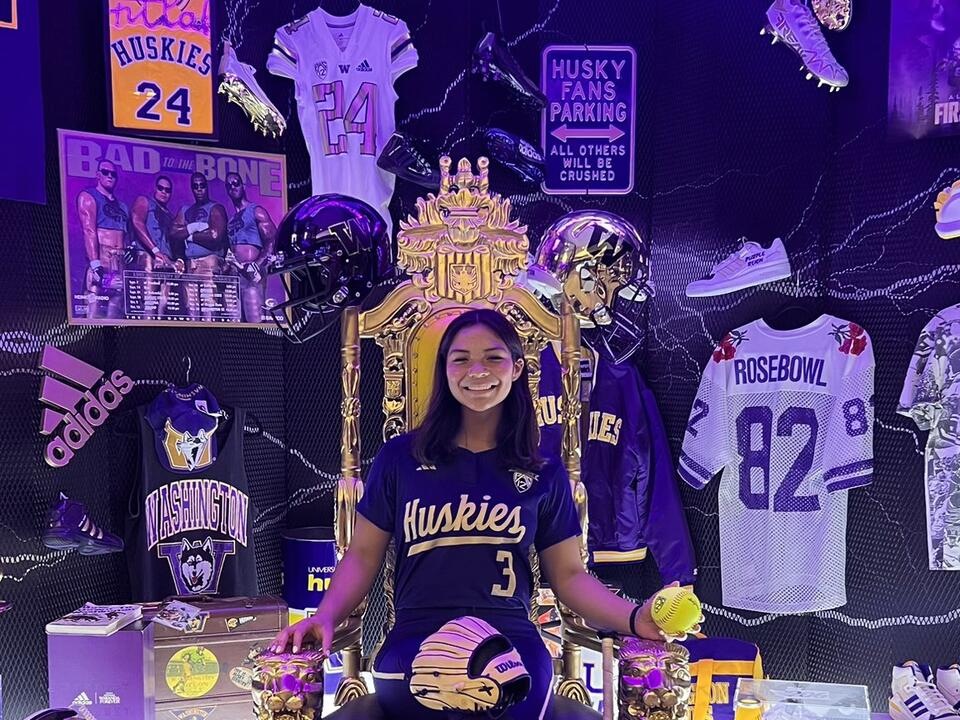 UW Softball Lands Commitment From Harlingen, Texas in Amira Rodriguez