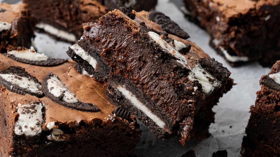 14 Brownies So Gooey, They Should Come With a Warning Label - NewsBreak
