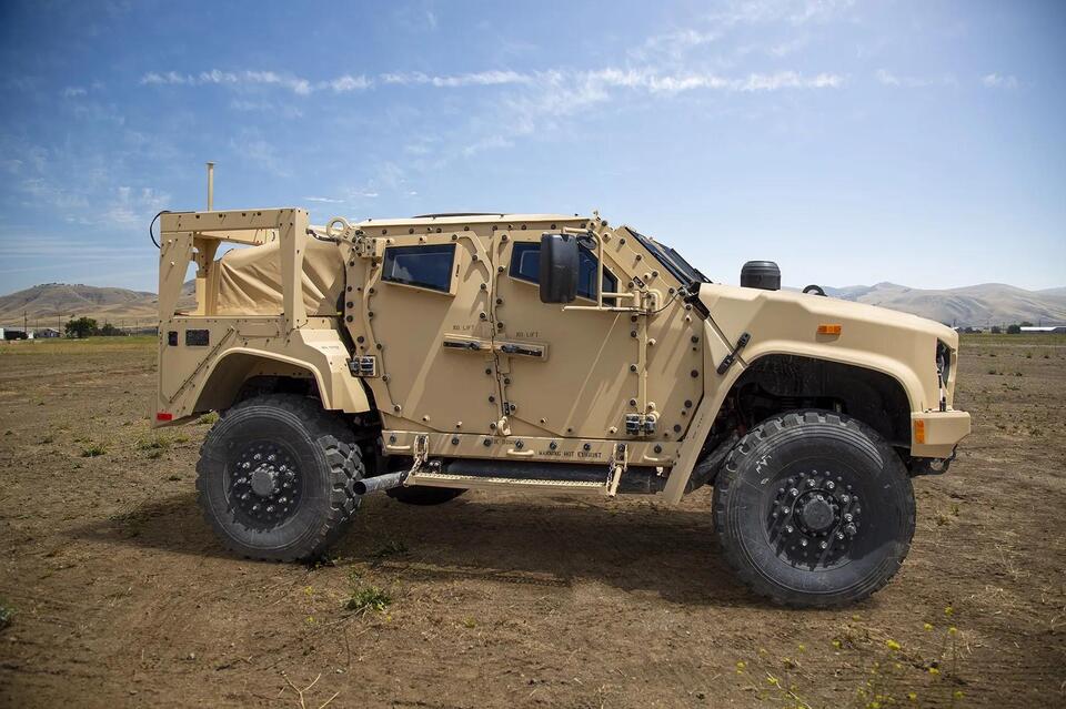 Army awards AM General contract for new Joint Light Tactical Vehicle ...