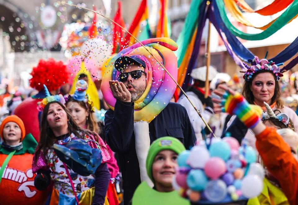 How to experience the raucous spirit of Carnival in Cologne, Germany ...