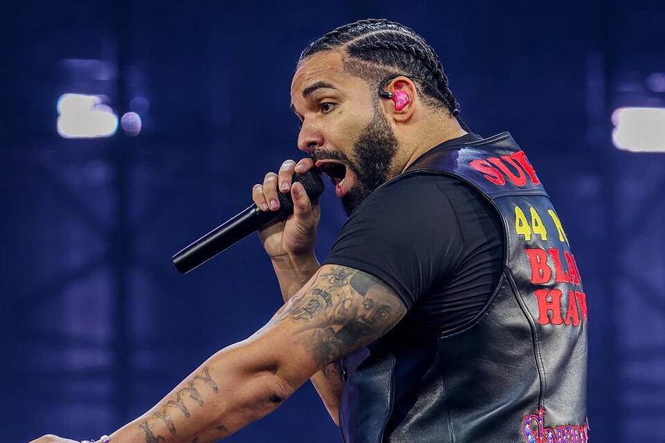 Drake Gives Another Tease of Unreleased Song He Previewed Ahead of ...
