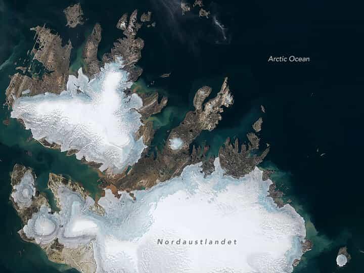 Extreme Heat in Svalbard Causes Unprecedented Melting of Arctic Ice Caps