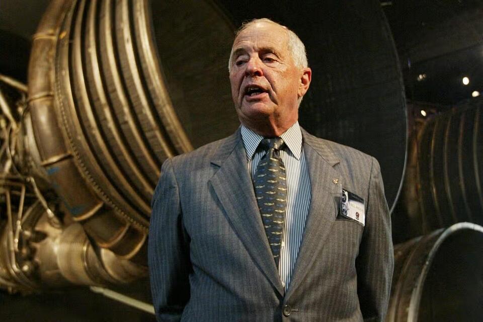 Bill Anders, astronaut who took historic Earth picture from space, dies ...