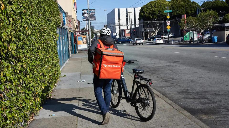 Delivery driver sparks outrage with photo of customer's grocery order ...